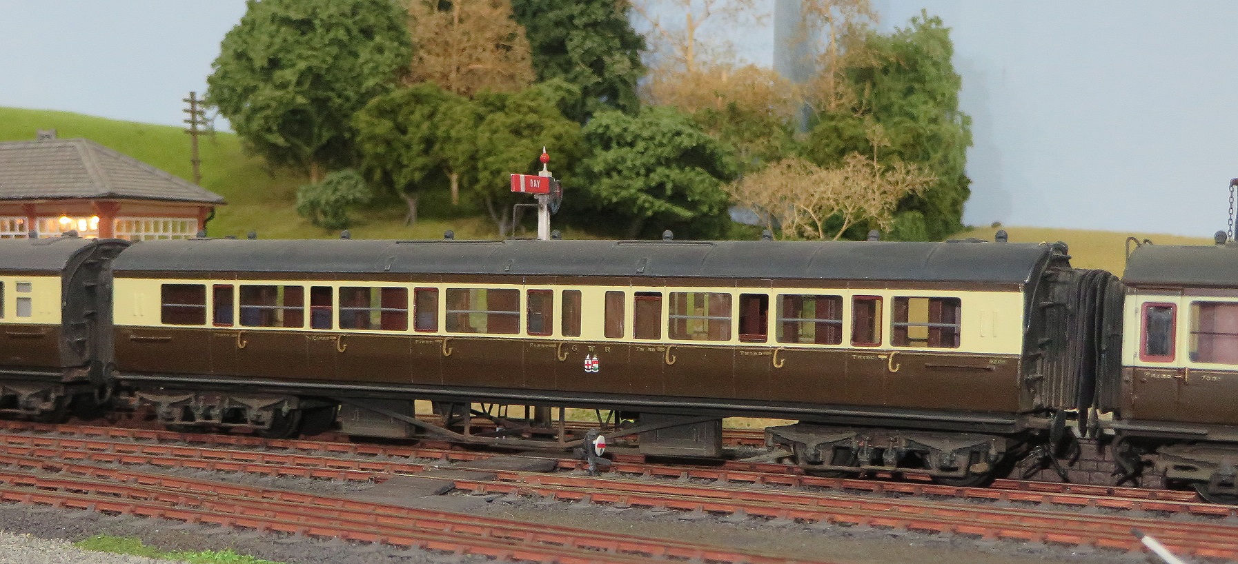 Kingsferry – Collett Coaches – Yeovil Model Railway Group (YMRG)