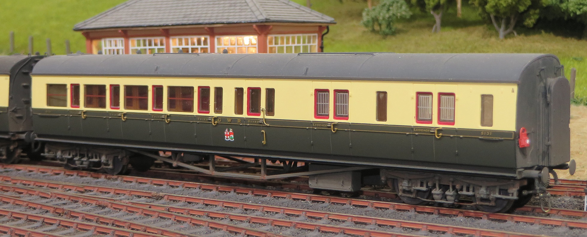 Kingsferry – Collett Coaches – Yeovil Model Railway Group (YMRG)